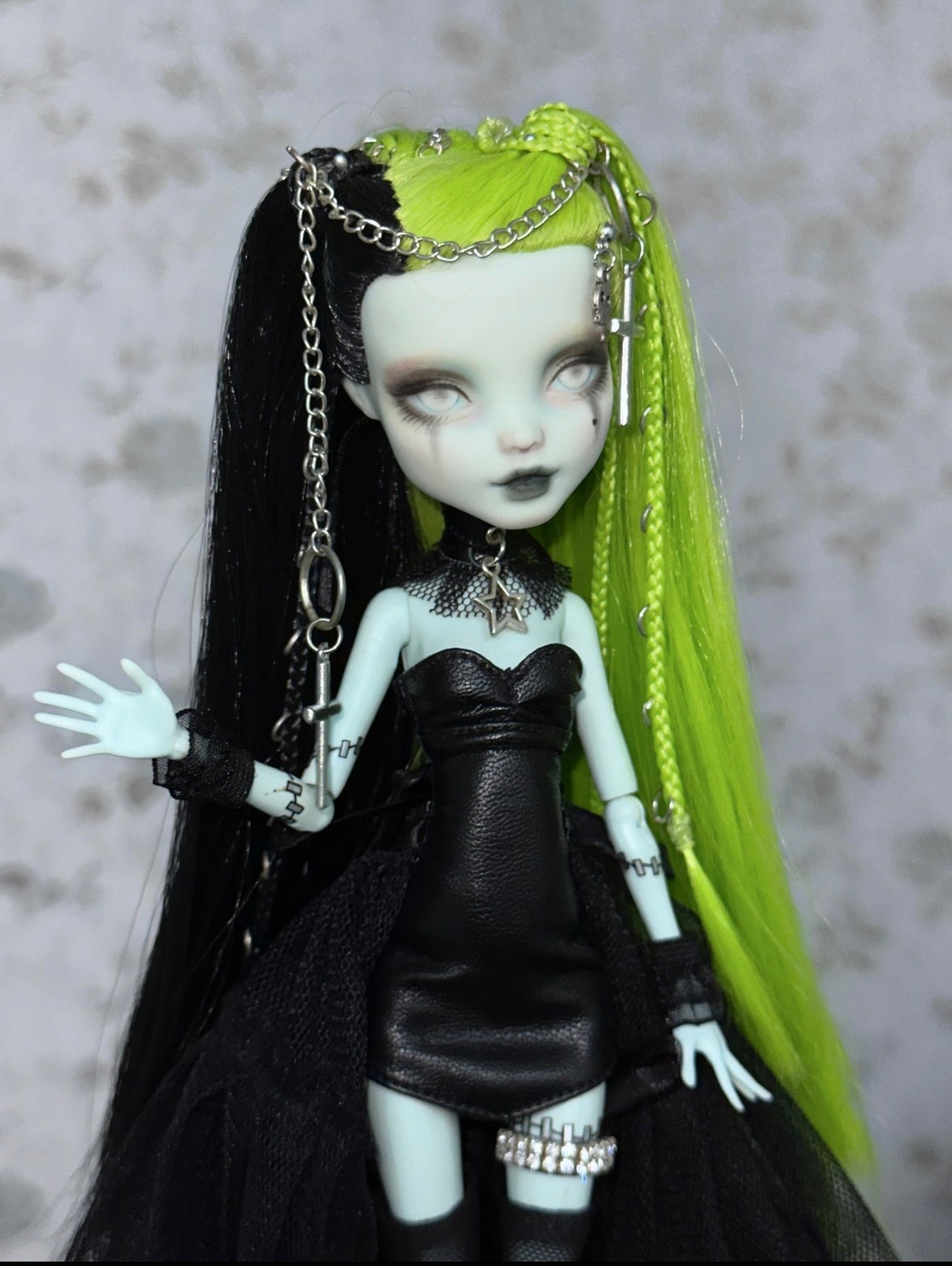 MONSTER HIGH DOLL OOAK CUSTOM，MONSTER HIGH DOLLS REPAINT,FRANKIE,DRACU ...