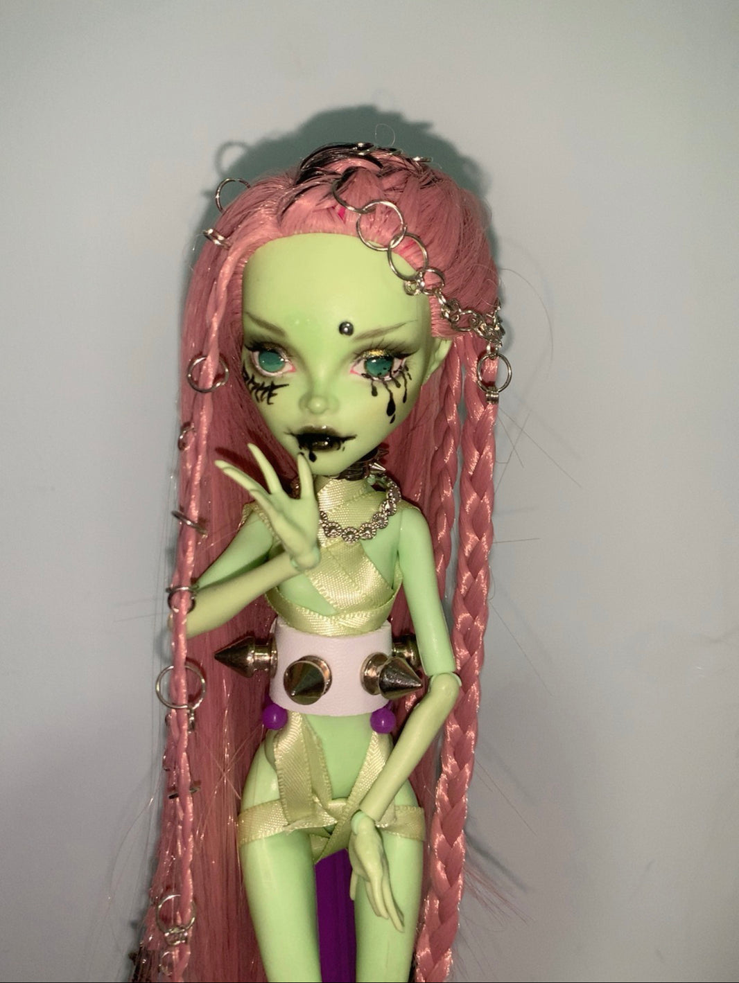 OOAK MONSTER HIGH DOLL REPAINT – Edelweiss Day